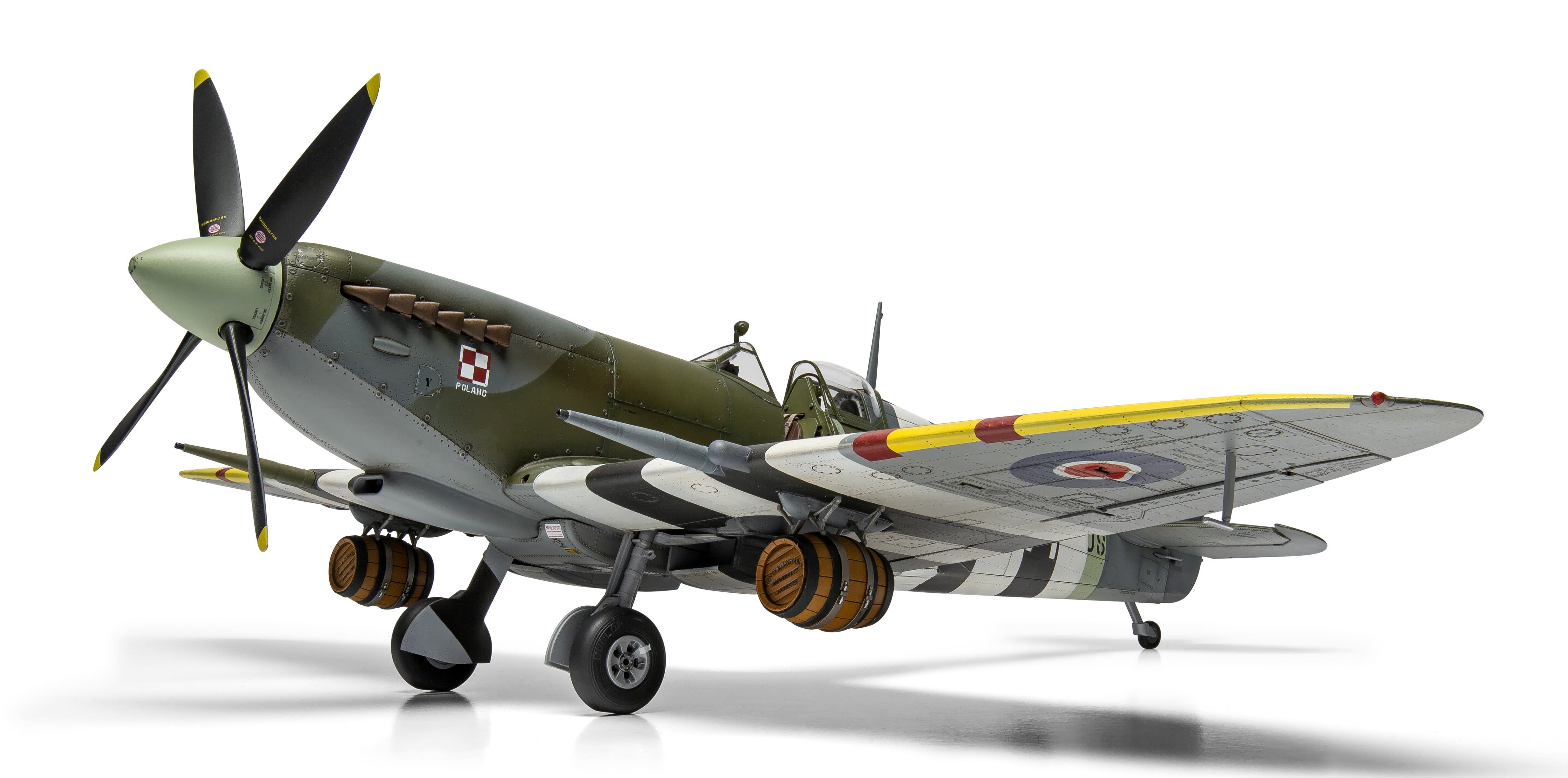 A MODELMAKER’S LIFE: AN AIRFIX SPITFIRE, A TAMIYA LIGHTNING AND A NEED ...